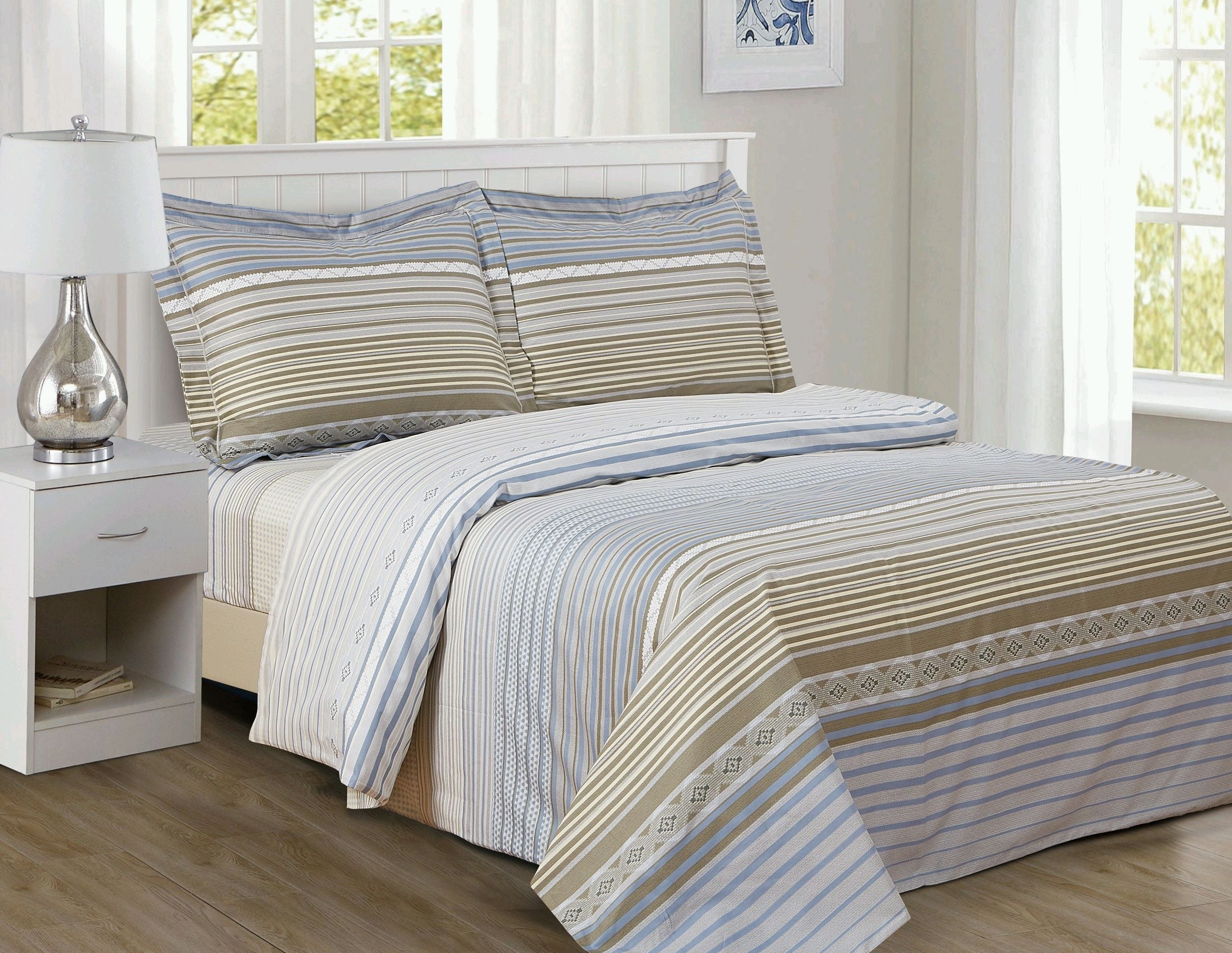 FRENCH HERITAGE – Violet Linen